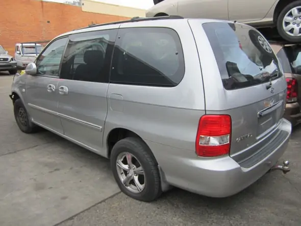 Kia Carnival II 2.5i -A- Silver. Wreckers in Sydney | New Model Wreckers