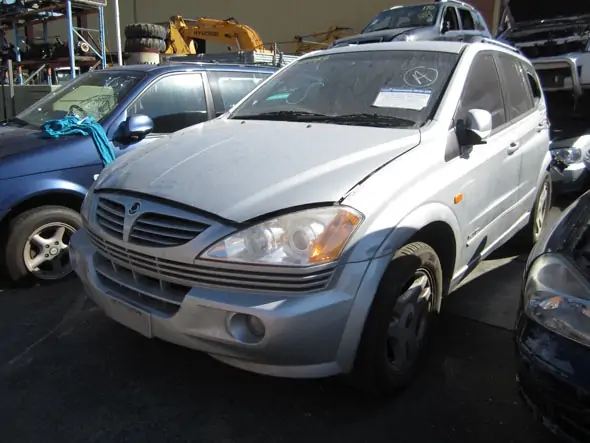 SsangYong Kyron (Early) 2.0DT (Euro 3) -SA- Silver. Kyron wrecking ...