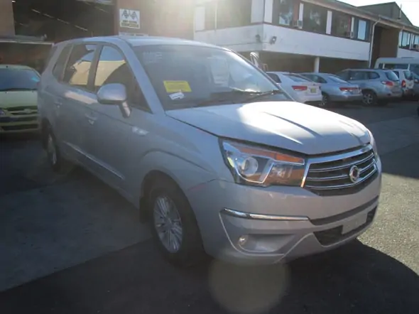 SsangYong Stavic (Late) 2.0DT -SA- Silver. SsangYong Stavic parts | New ...