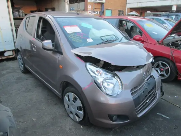 Suzuki Alto 1.0i -M- Pink. Suzuki Alto auto parts | New Model Wreckers